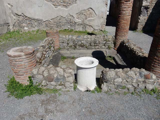 I.6.2 Pompeii. 1937-39. Impluvium in atrium, looking north-west. Photo ...