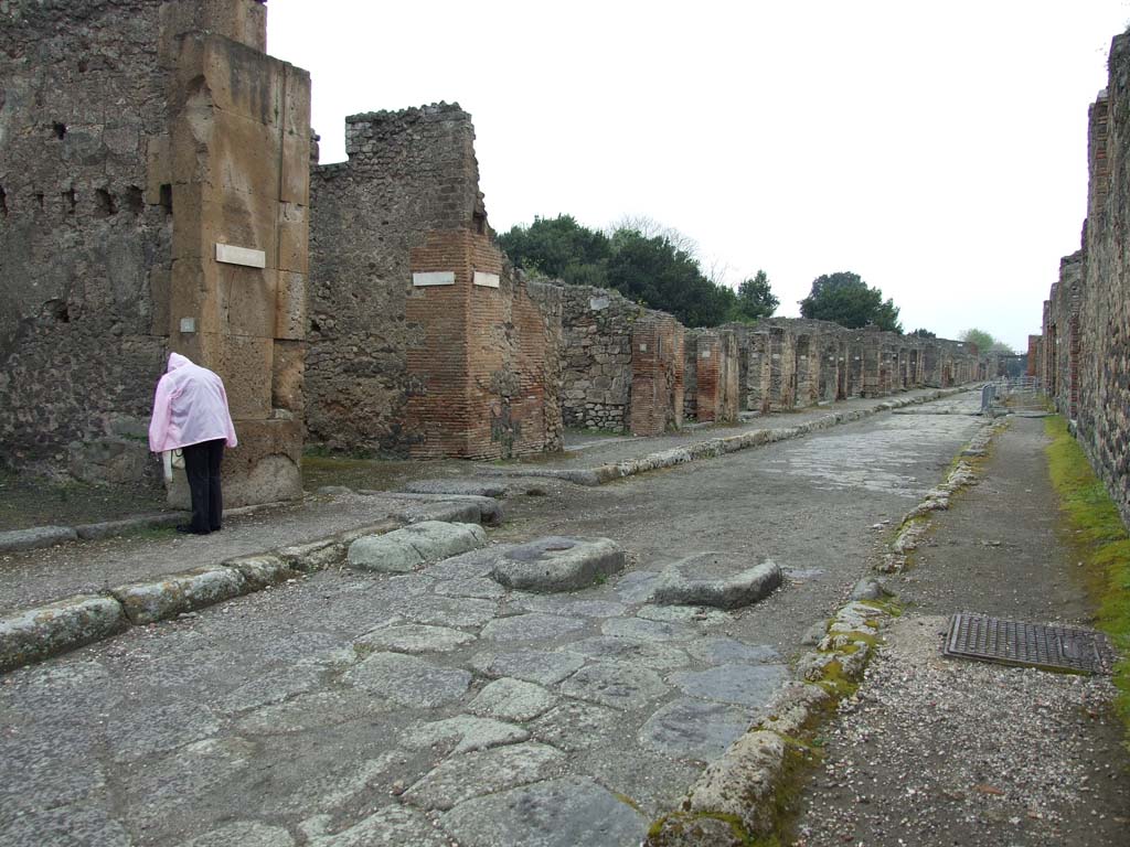 Via di Nola, Pompeii. Pre-1937-39. Looking north-west from near V.1.7/8 ...