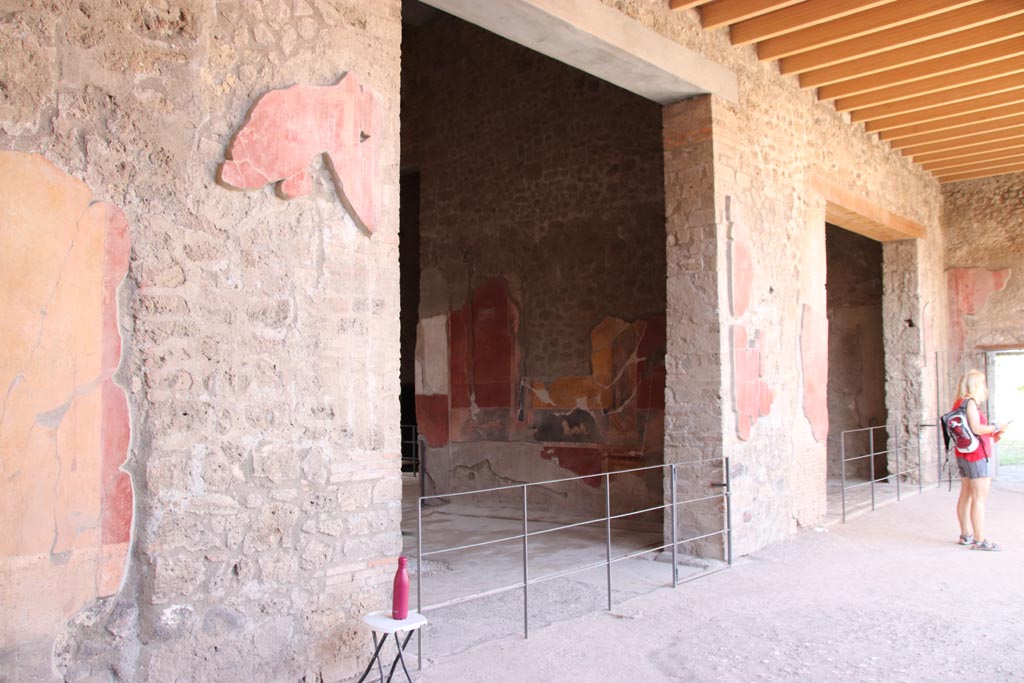 V.2.i Pompeii. October 2023. Peristyle 23, looking east along north ...